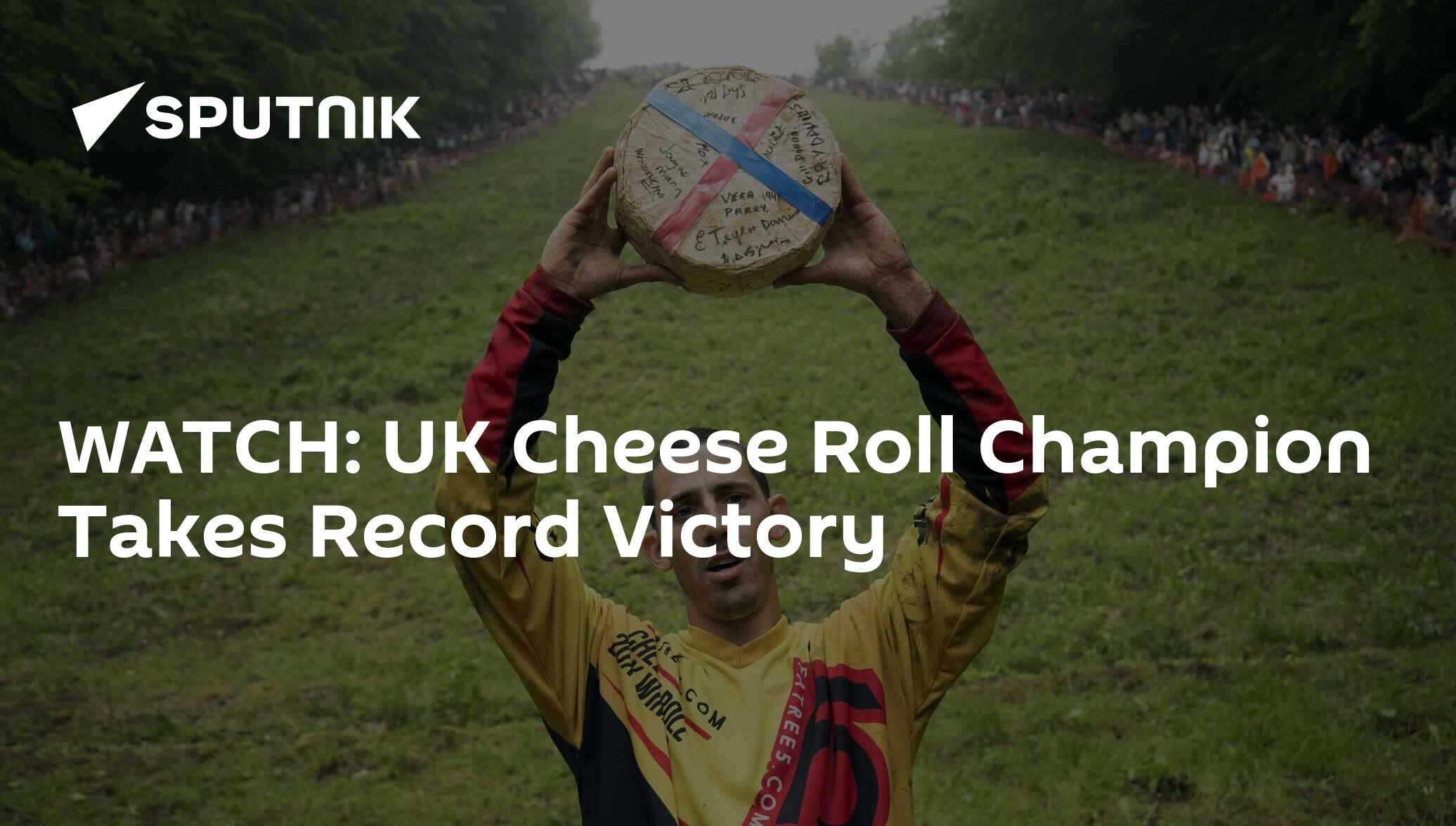 WATCH: UK Cheese Roll Champion Takes Record Victory - 29.05.2018 ...