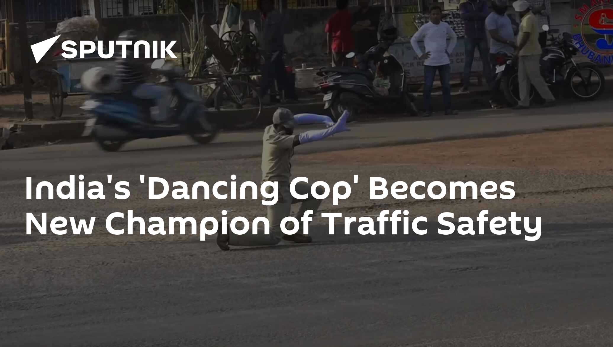 India's 'Dancing Cop' Becomes New Champion of Traffic Safety - 26.09. ...