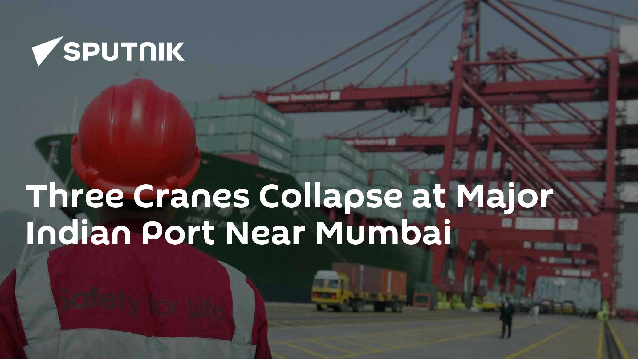 Three Cranes Collapse at Major Indian Port Near Mumbai - 05.08.2020 ...