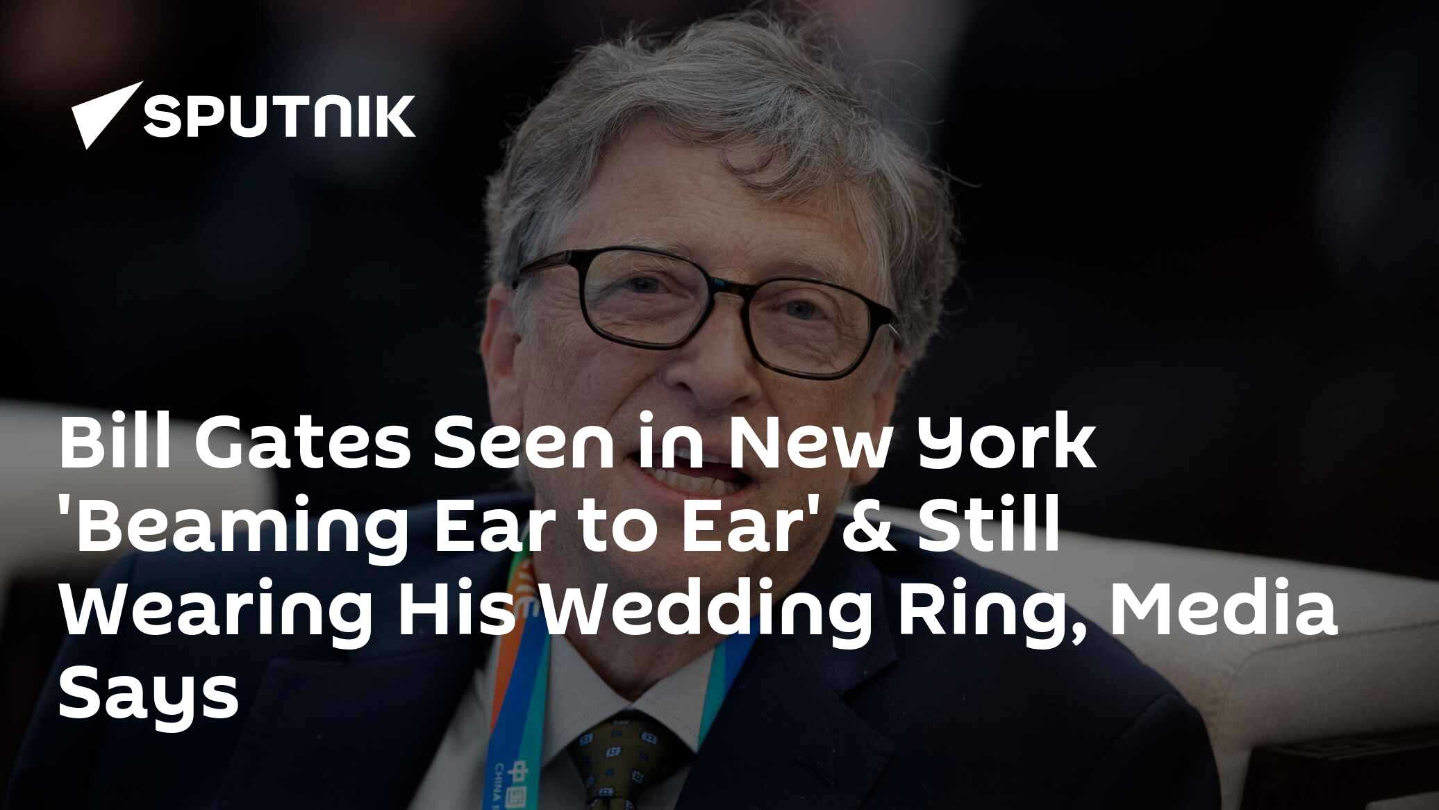 Bill Gates Seen in New York 'Beaming Ear to Ear' & Still Wearing His ...