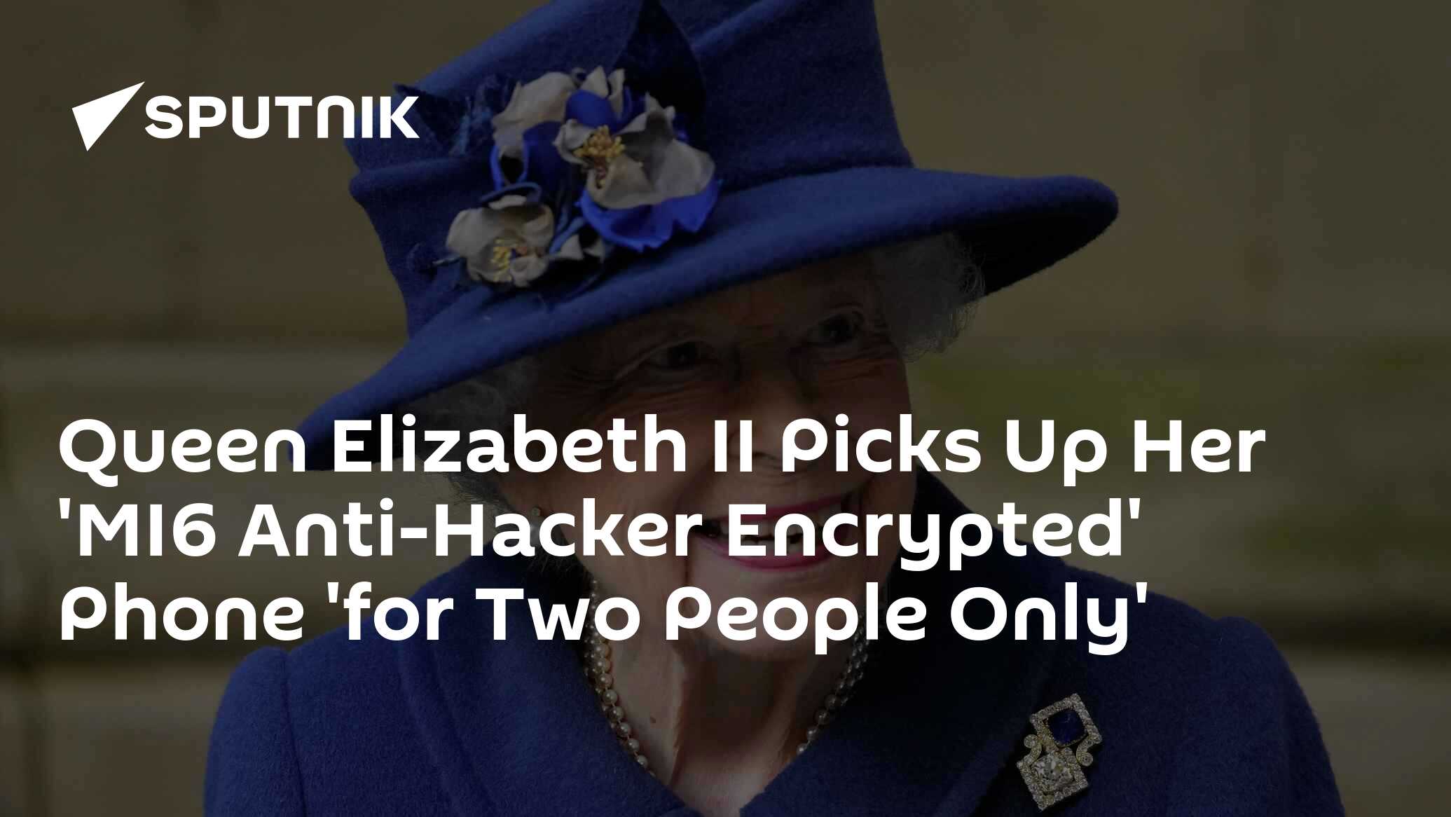 Queen Elizabeth II Picks Up Her 'MI6 Anti-Hacker Encrypted' Phone 'for ...