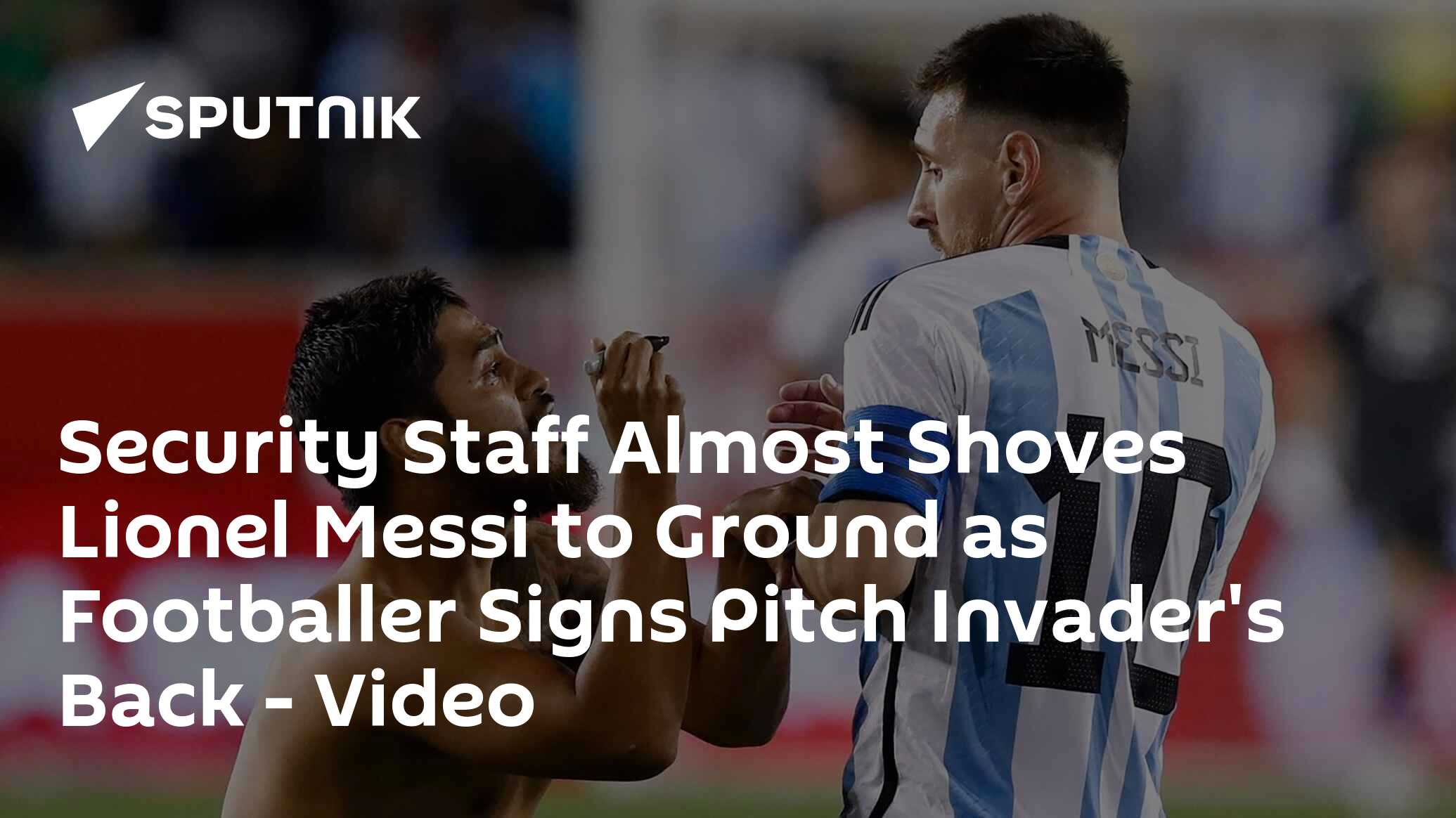 Security Staff Almost Shoves Lionel Messi to Ground as Footballer Signs ...