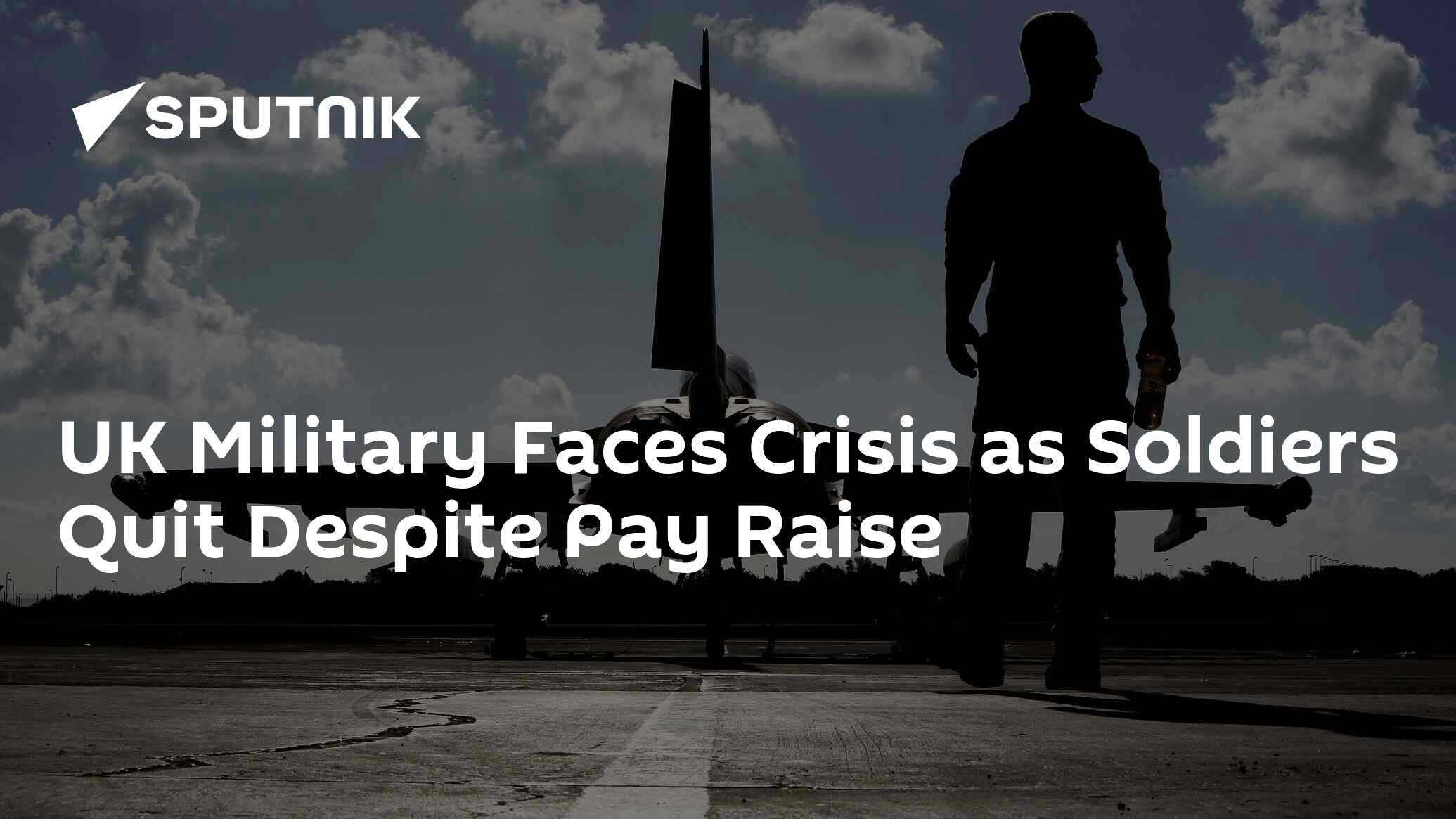 UK Military Faces Crisis as Soldiers Quit Despite Pay Raise