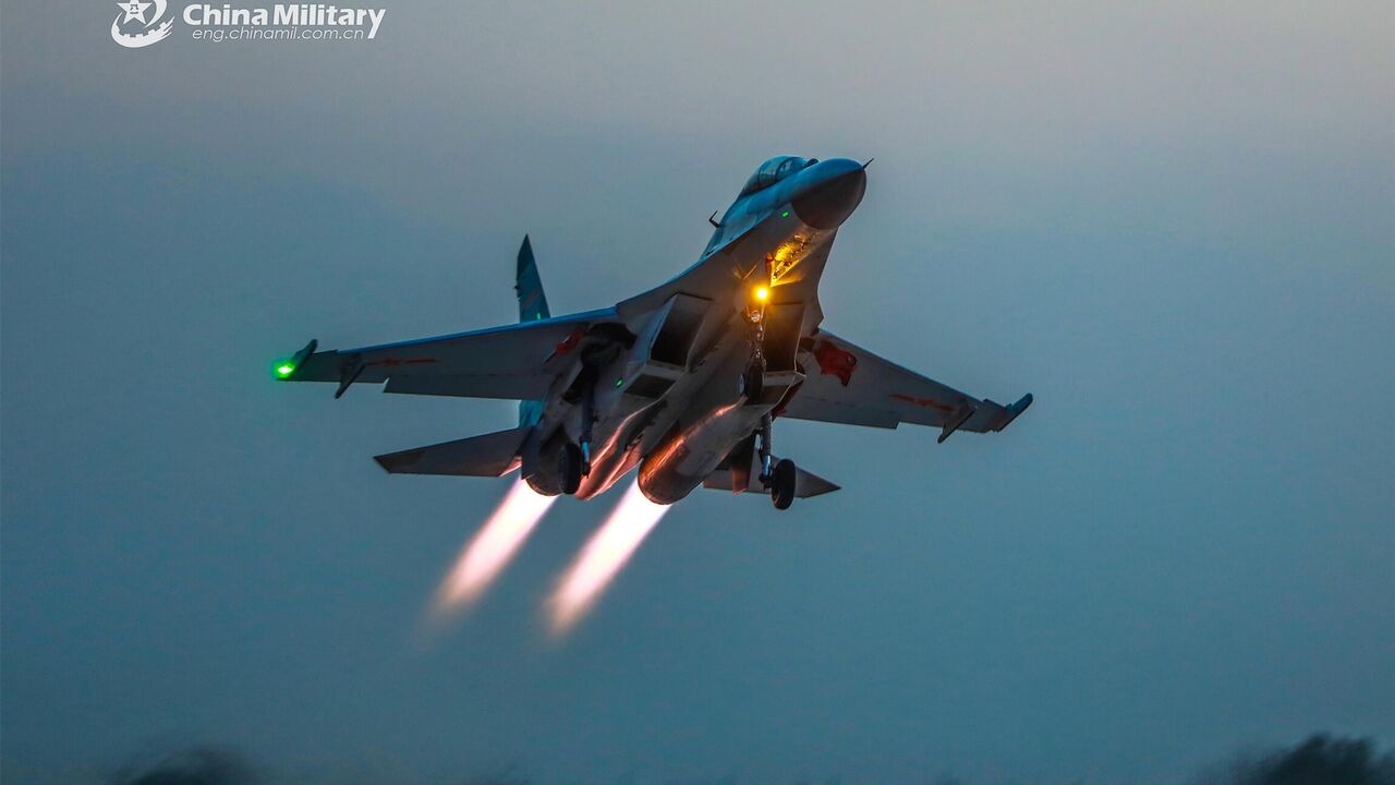 New Footage of Alleged Chinese 6th-gen Fighter Emerges, Appears to Show ...