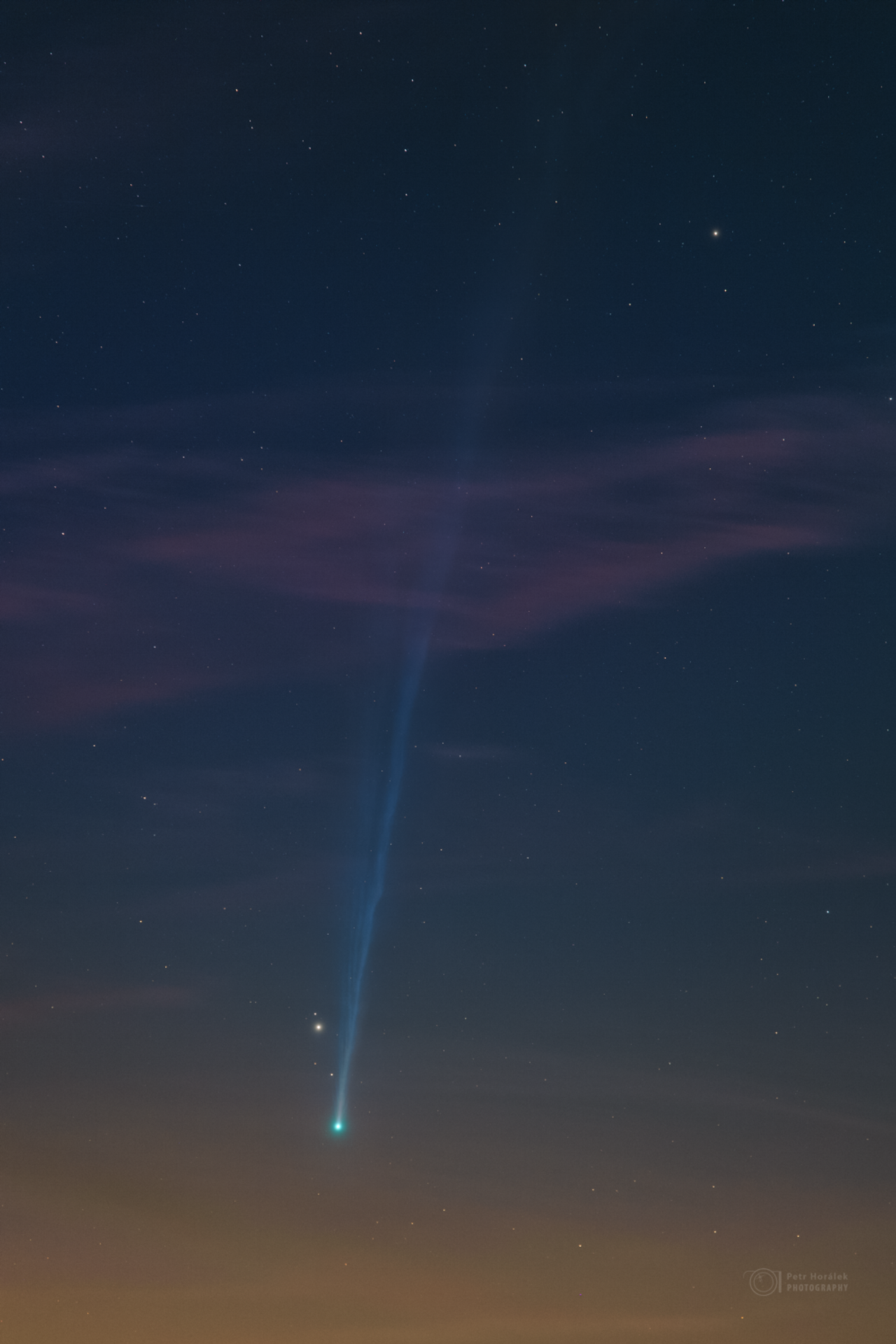 Photo: Once-in-430-Year Green Comet Nishimura Approaches Earth