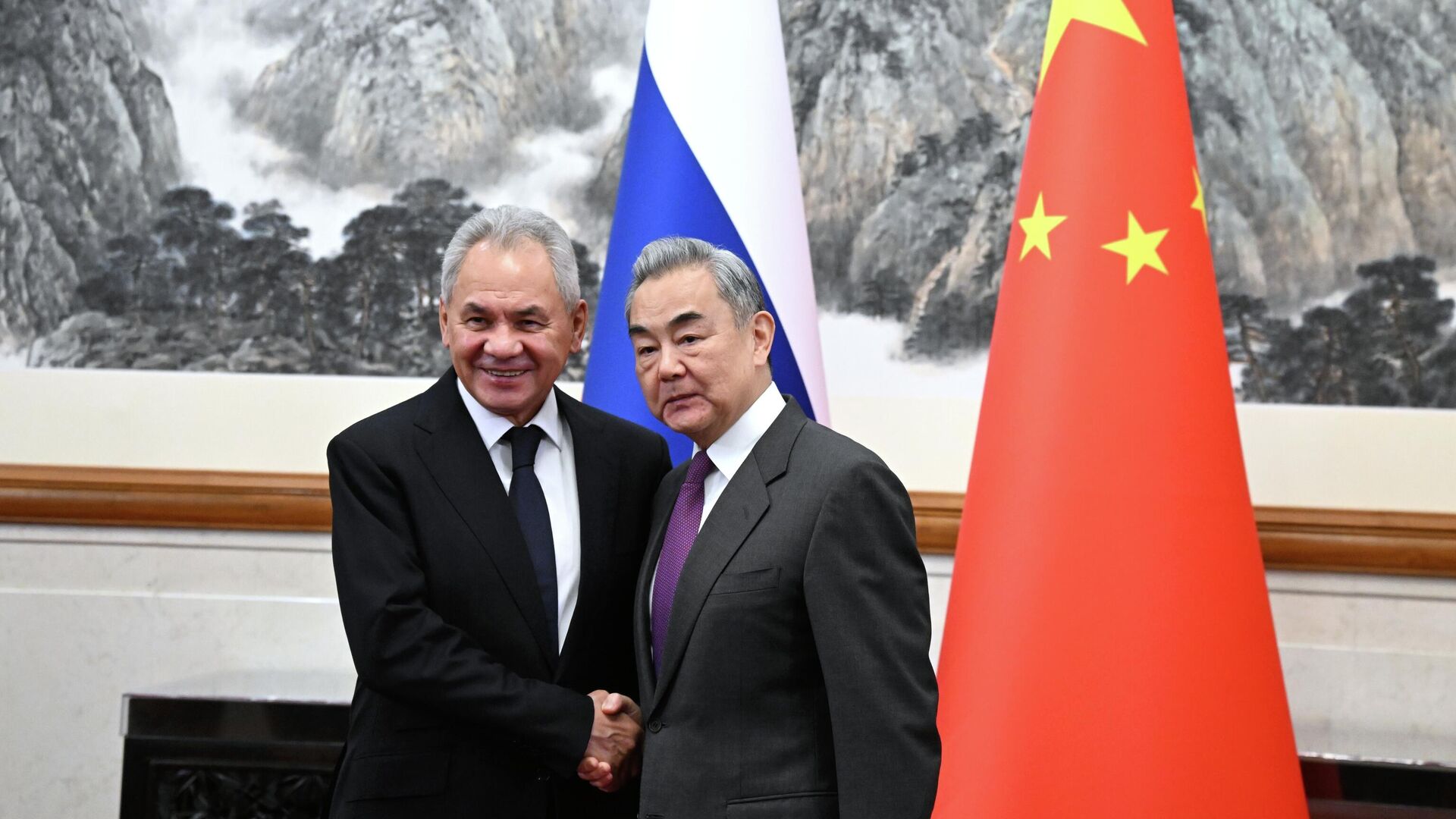 West Wants to Disrupt the Strategic Aliance Between Russia and China, but It Will Fail – Shoigu
