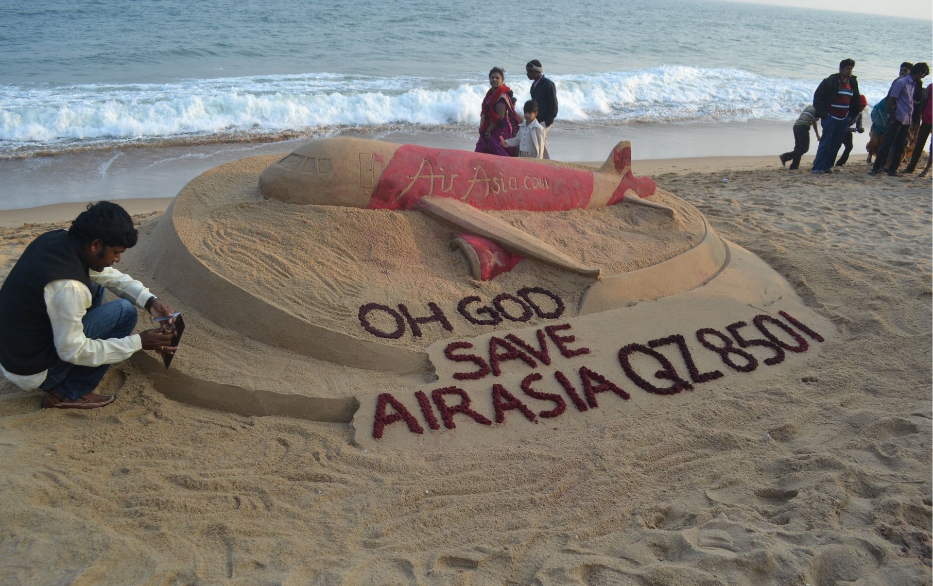 In Deep Water: Missing AirAsia Flight Likely at ‘Bottom of The Sea ...