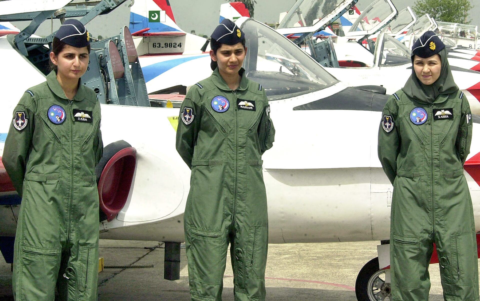 Miss Top Gun: Female Fighter Pilots From Around the World - 14.10.2015 ...