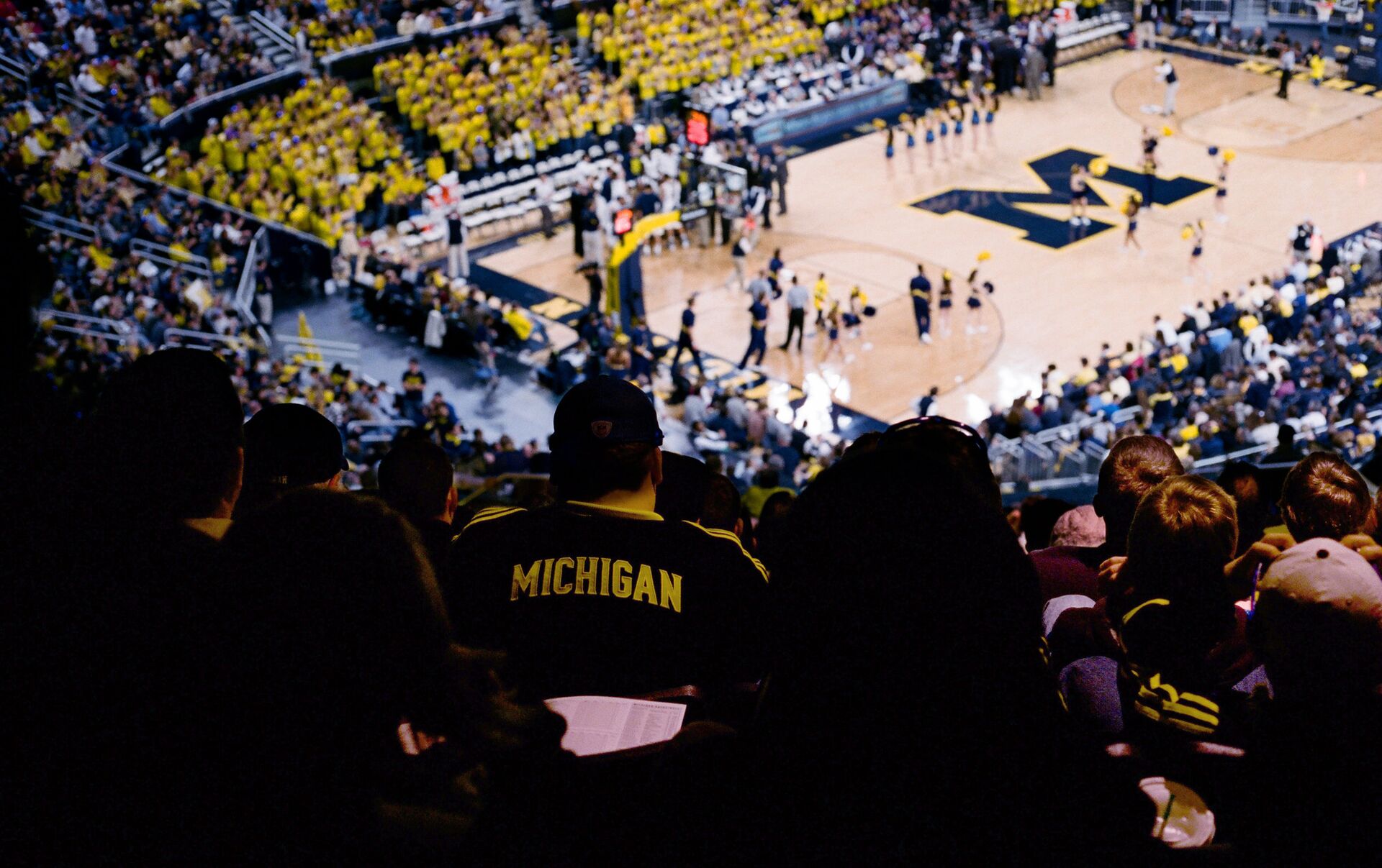 Plane Carrying University of Michigan Men's Basketball Team Skids Off ...