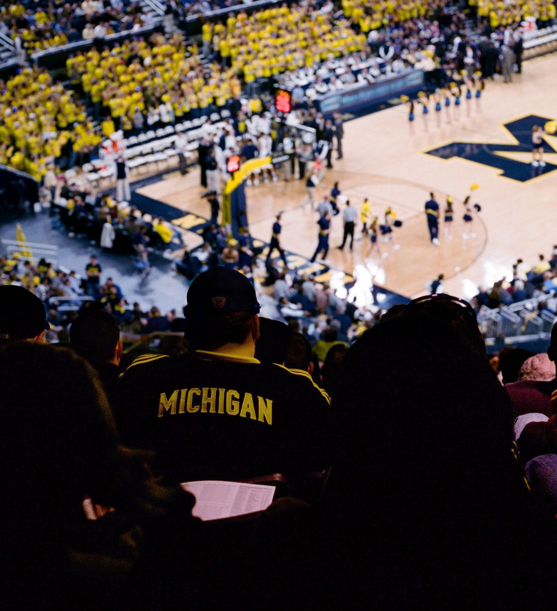 Plane Carrying University of Michigan Men's Basketball Team Skids Off ...