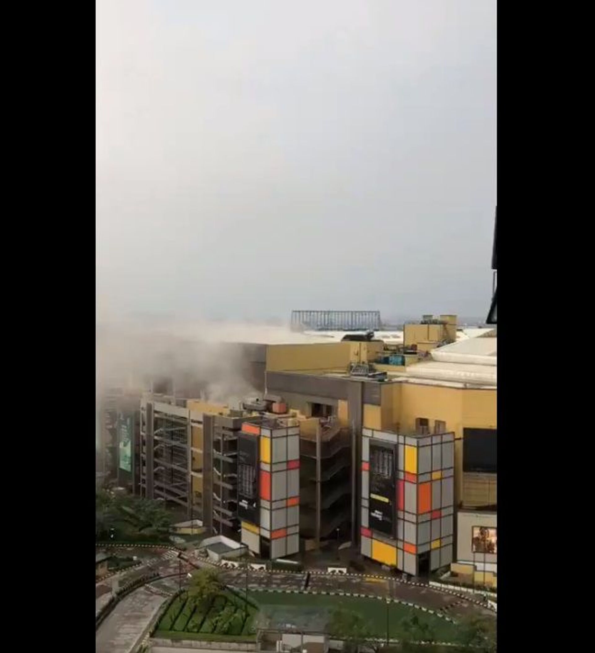 Renovation or Accident? Video of Cinema Roof Collapse in 'Mall of India ...