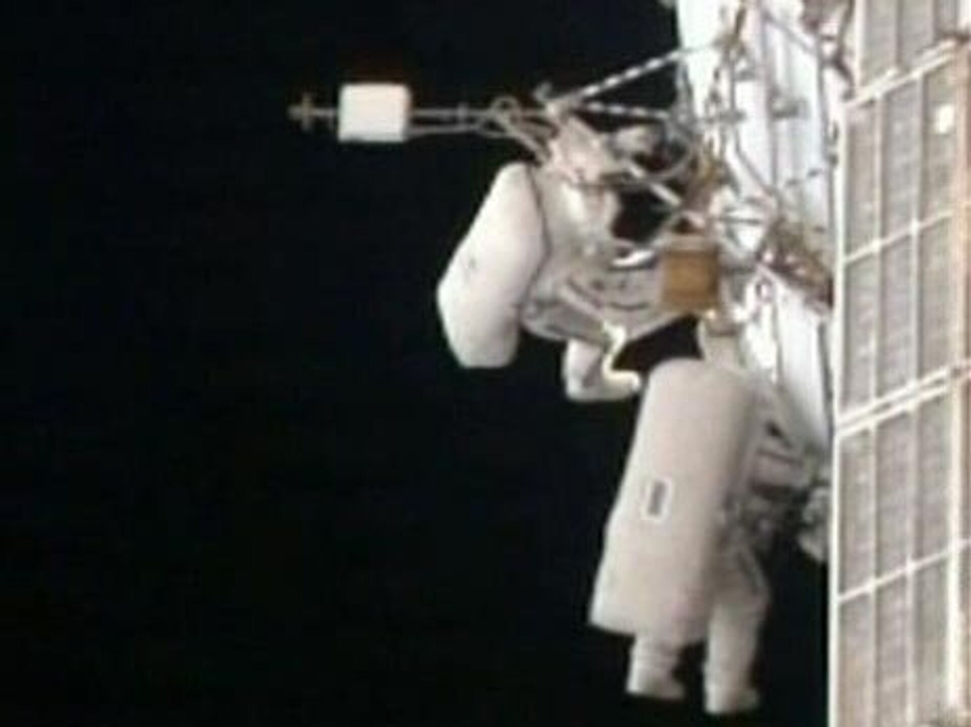 Two ISS Russian astronauts spacewalk to complete upgrades - 27.07.2010, Sputnik International